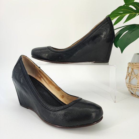 Frye Carson | Shoes | Frye Womans Mid Heel Pump Black Leather Size 65m ...
